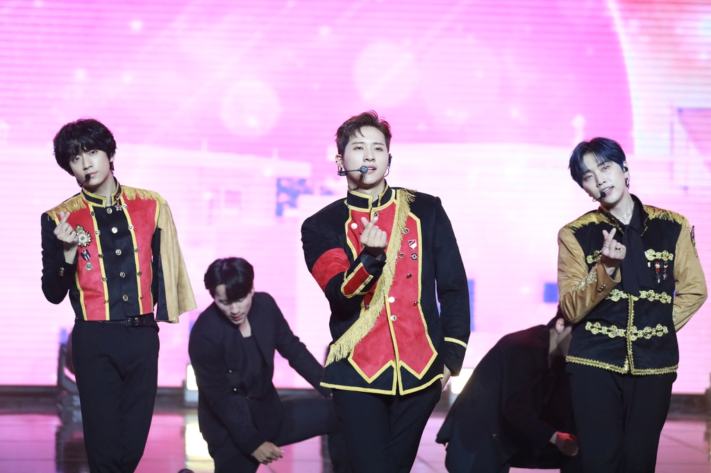 3년 만에 돌아온 B1A4 "이 순간이 영화 같네요" | 연합뉴스