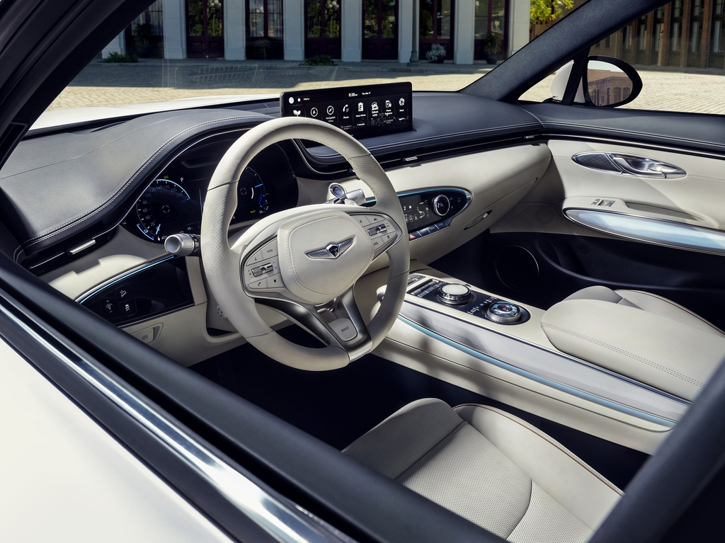 [시승기] 고급스러움에 역동성 더했다…제네시스 GV70 전동화모델 | 연합뉴스