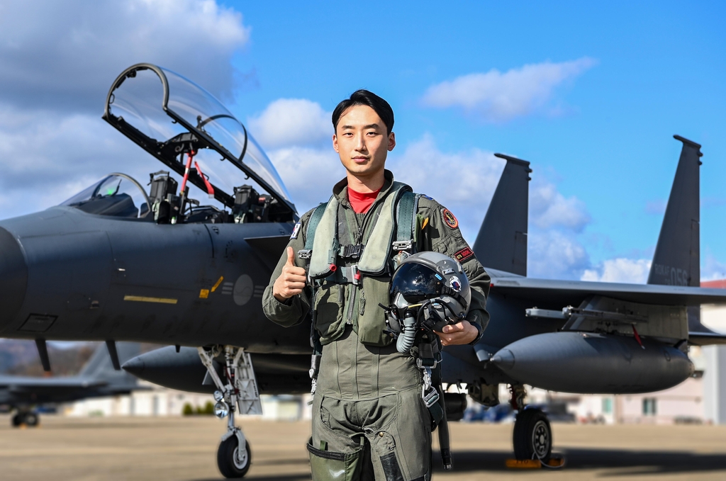 올해의 '탑건'에 F-15K 조종사 김유준 대위…공대공 만점 | 연합뉴스