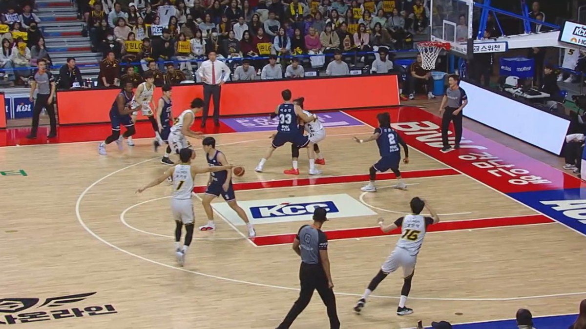 LG, KCC 꺾고 공동 6위 도약…소노 11연패 | 연합뉴스