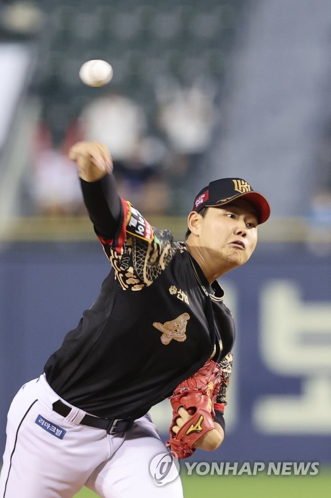 Baseball: LG Twins vs. KT Wiz | Yonhap News Agency