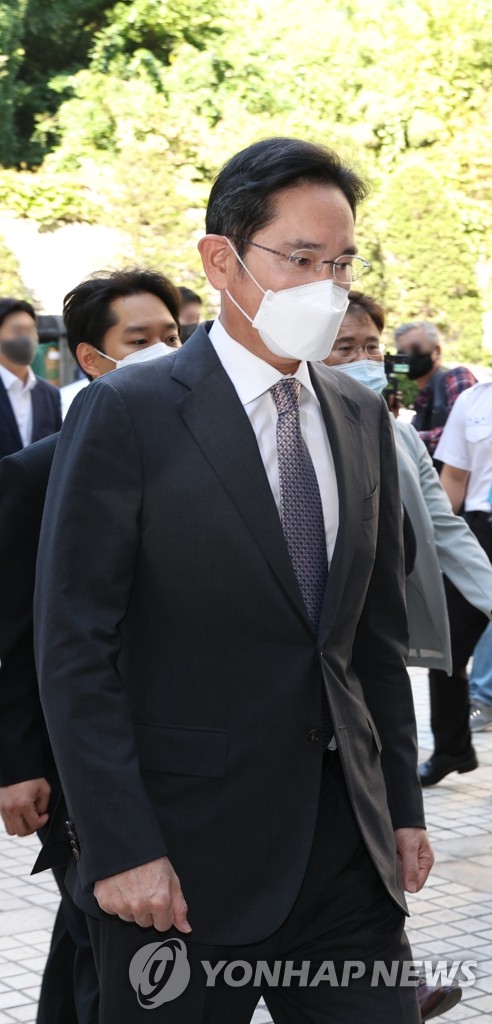 법정 향하는 이재용 삼성전자 부회장 연합뉴스