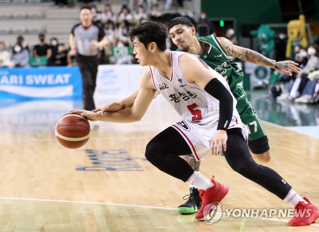 Basketball: Wonju DB Promy vs. Anyang KGC | Yonhap News Agency