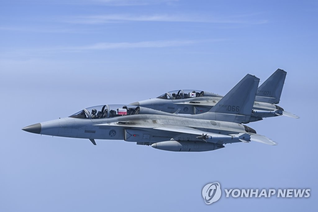 Livraison du premier avion d'entraînement TA-50 Block 2 à l'armée de l'air | AGENCE DE PRESSE YONHAP