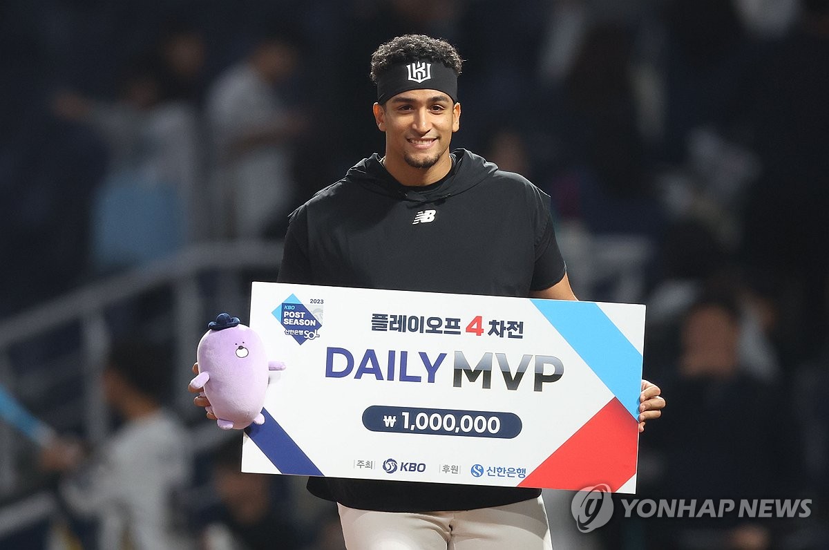 PO 4차전 MVP 수원 무쇠 팔 쿠에바스 | 연합뉴스