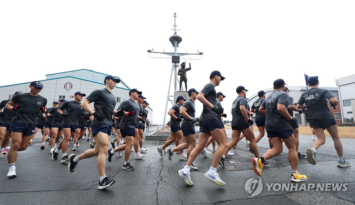 "악! 춥지 않습니다" 해군 SSU 바다 입수 혹한기 훈련 | 연합뉴스