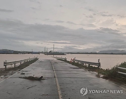 豪雨でサッカー場１．８万面分の農地冠水　韓国政府「復旧に総力」